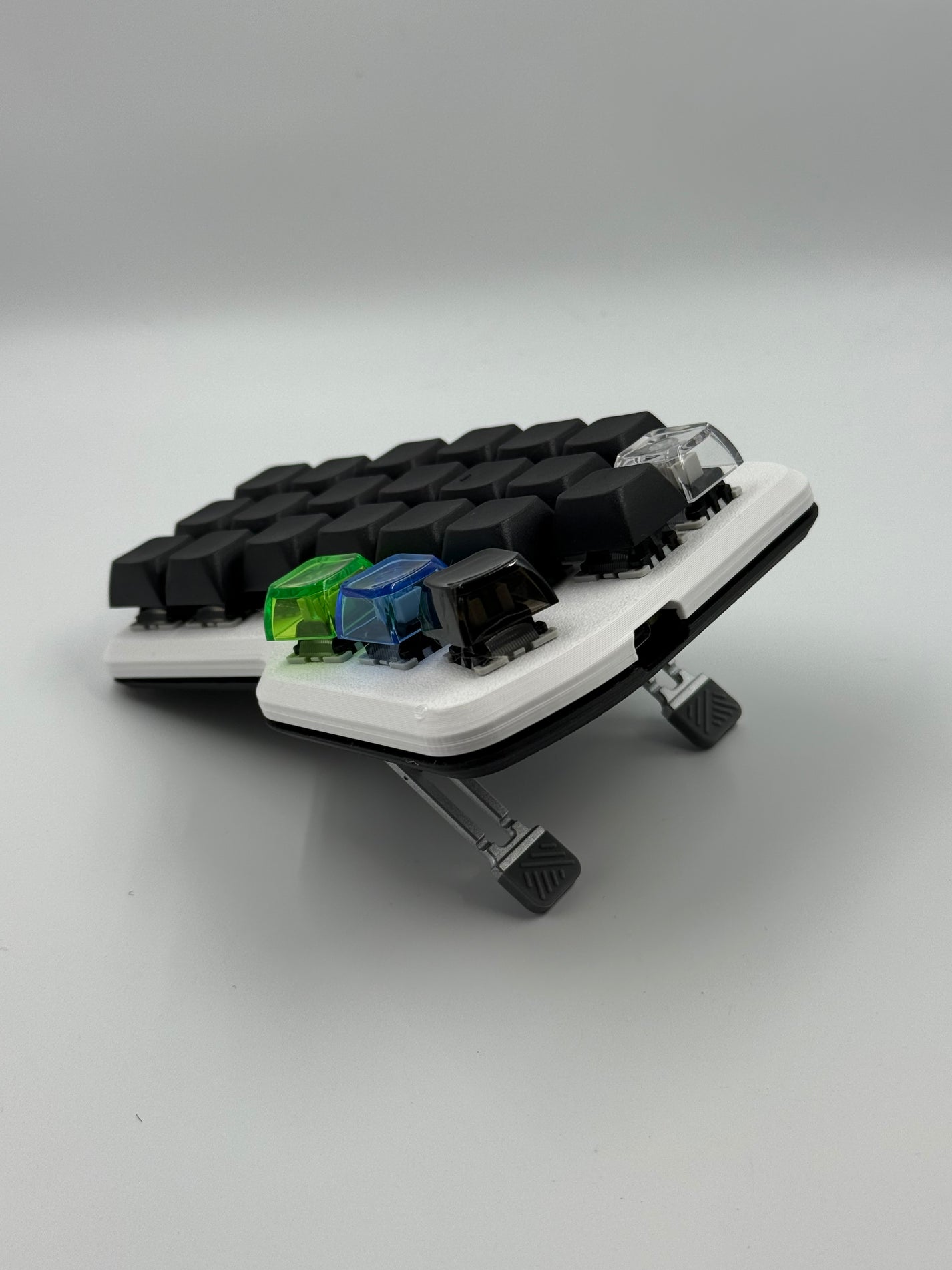 Split Keyboard Tenting Feet – ErgoKeeb